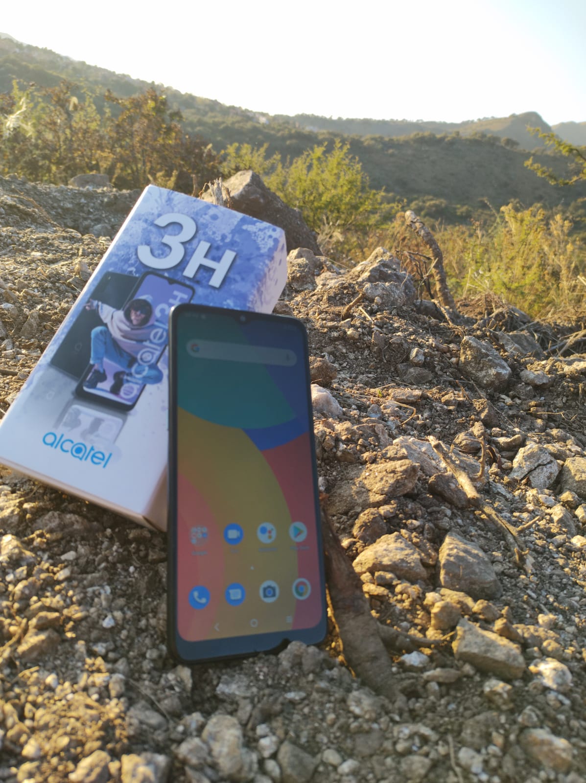 Alcatel 3H Review: velocidad y capacidad justa por el precio que se ...